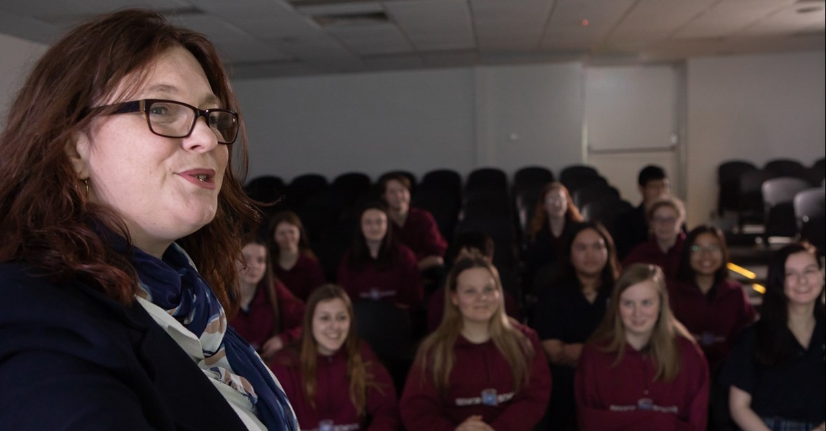 Inviting mining industry professionals to join CSIRO’s STEM Professionals in Schools Program